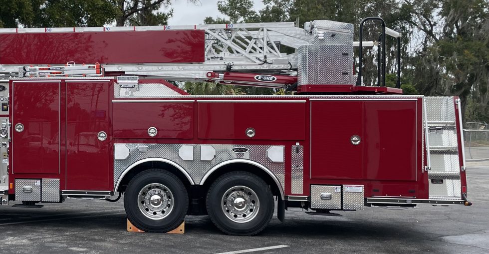 E-ONE Select Series™ HR 100 Tandem Axle - E-ONE