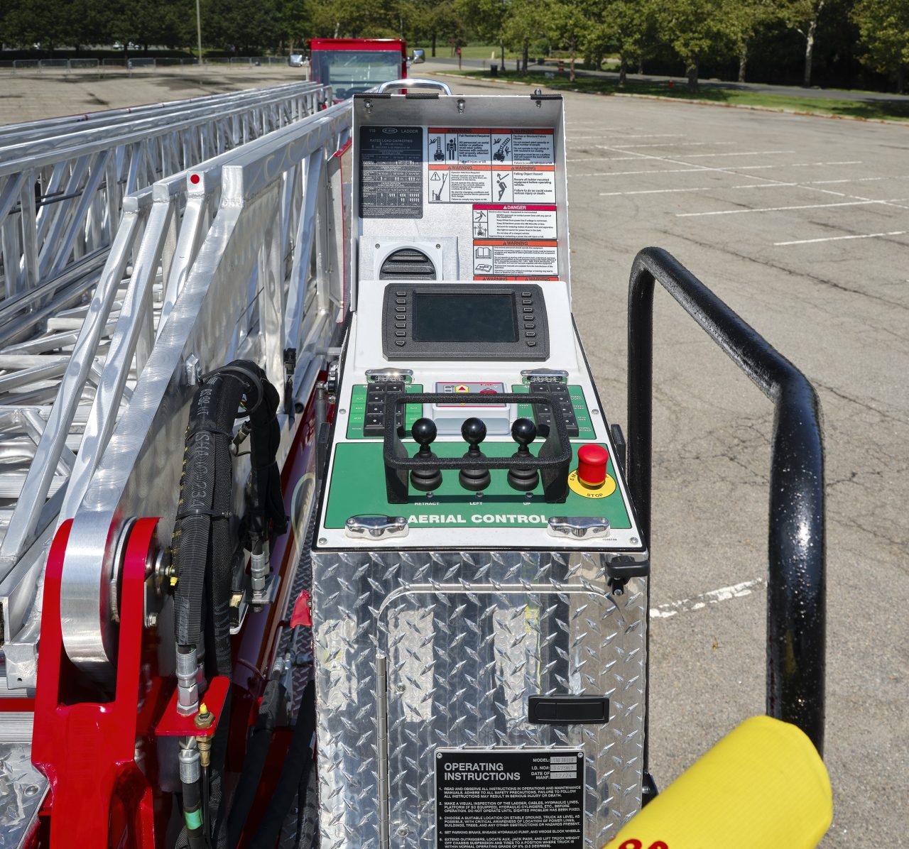 Tractor-Drawn HR 100 Aerial Ladders - E-ONE